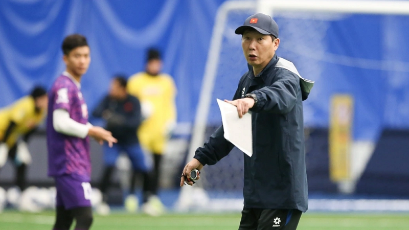 AFC đánh giá cao dấu ấn cầm quân của HLV Kim Sang-sik sau màn xoay ...